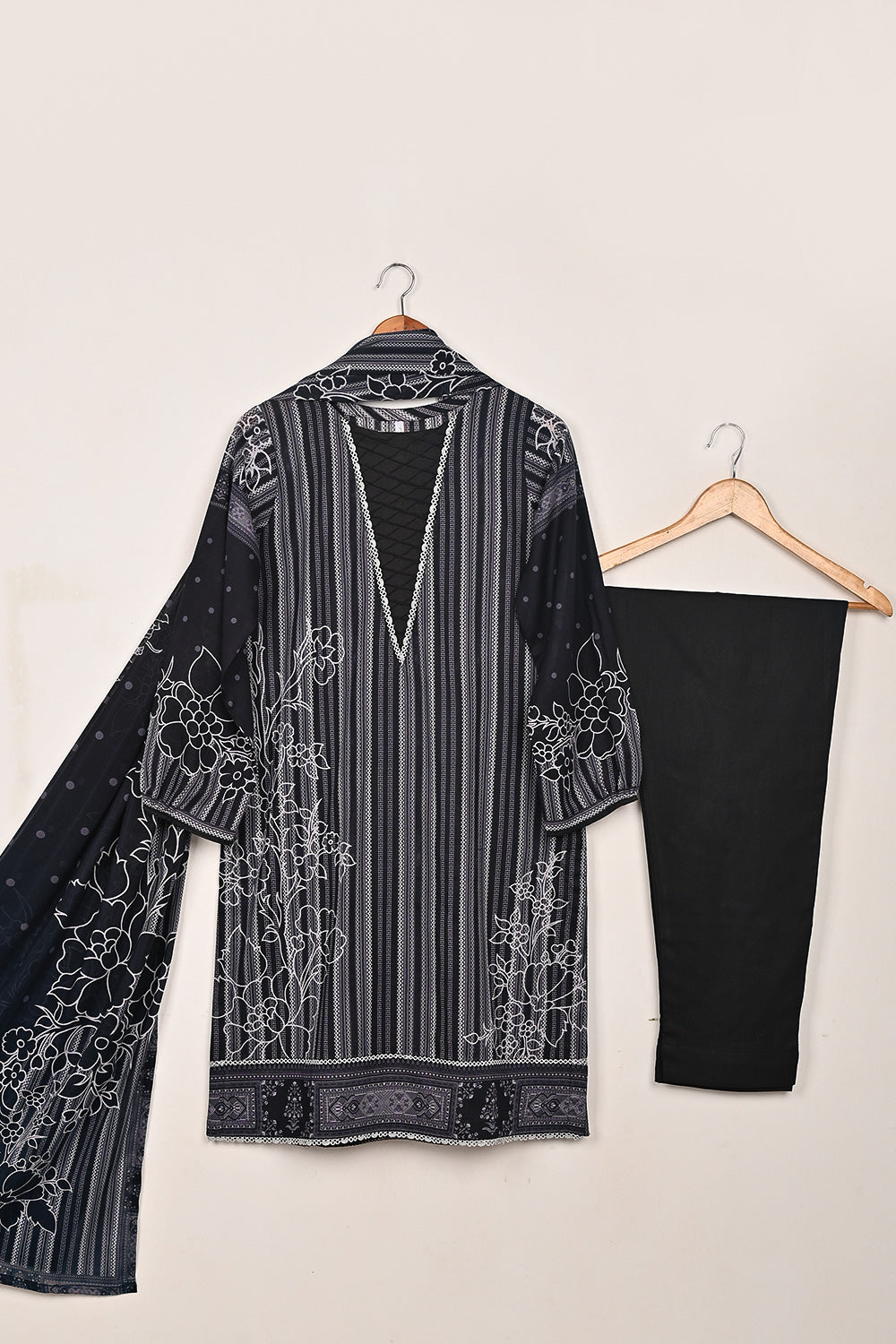 LT-008 - Three Piece Ready To Wear Digital Printed Lawn Dress With Dig ...